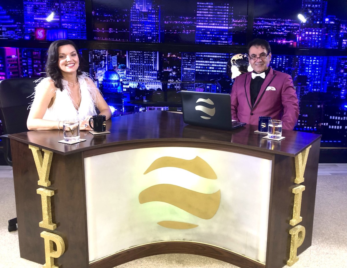 Mira Dandes-Invitata la emisiunea SALUT ROMANESC DIN MONTREAL – Poezii ...