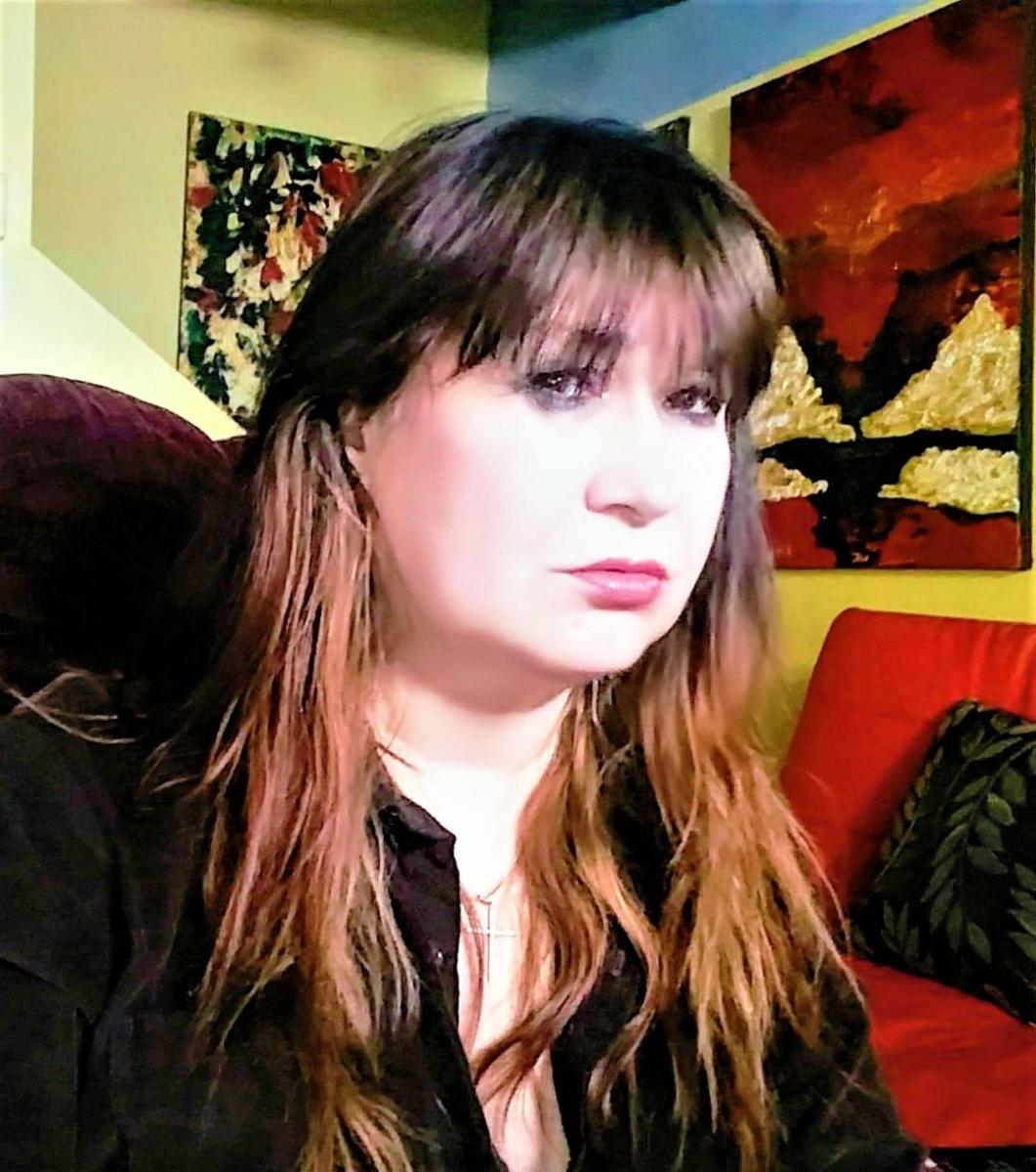 CARMEN DOREAL-TU NU ÎMI POȚI ATINGE CUVINTELE – Poezii pentru sufletul meu